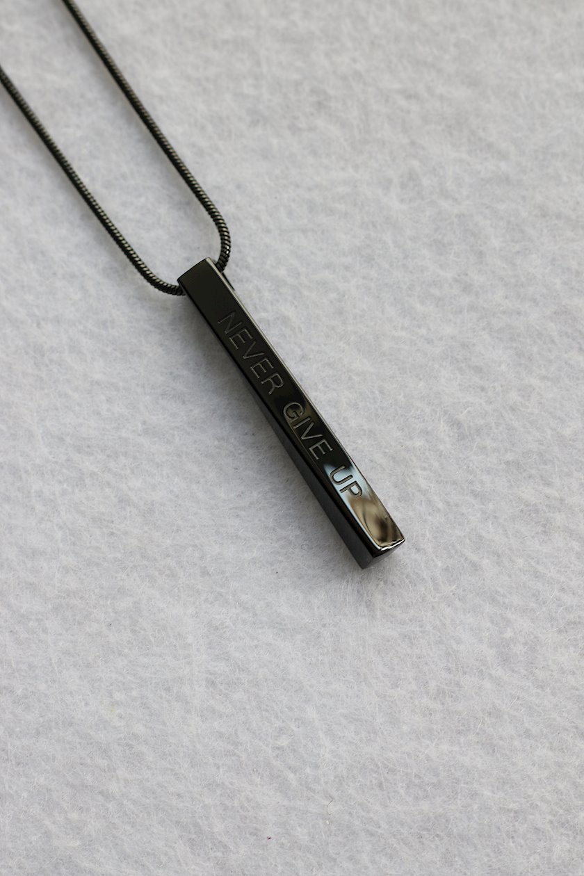 Kulonlu zəncir Jumla "Never Give Up" , qara - Qiymeti, Bakıda almaq ...